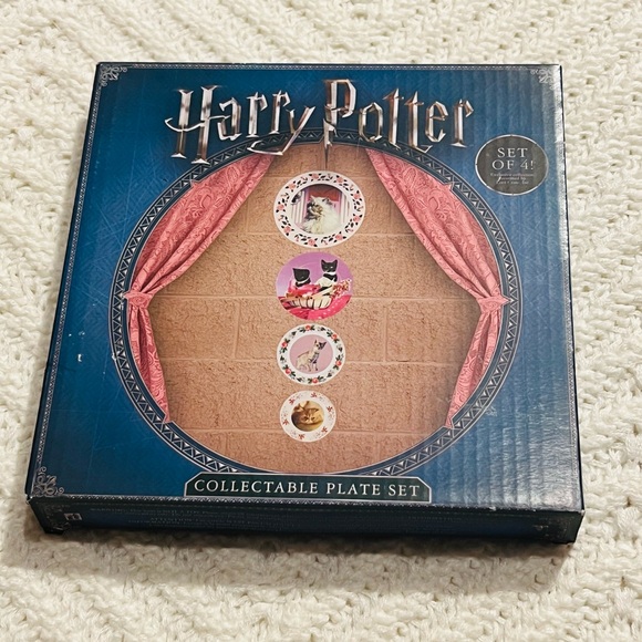 Warner Bros. | Wall Decor | Harry Potter New Collectable Plate Set ...